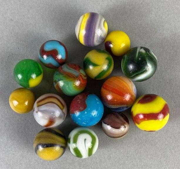 Group of 15 Vintage Glass Marbles - Matthew Bullock Auctioneers