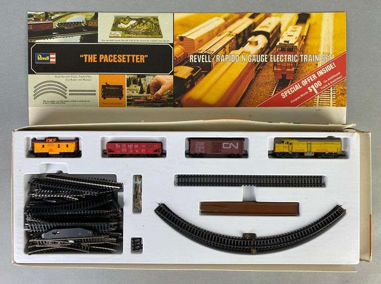 Revell N Gauge The Pace Setter Electric Train Set - Matthew Bullock ...