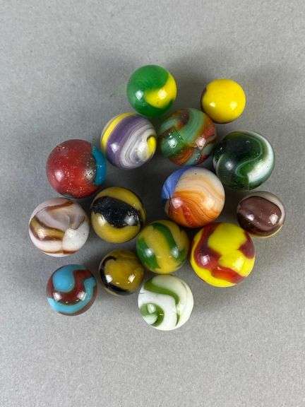 Group of 15 Vintage Glass Marbles - Matthew Bullock Auctioneers