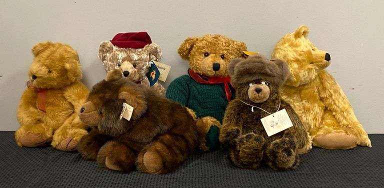 Group of 6 Assorted Teddy Bears - Matthew Bullock Auctioneers
