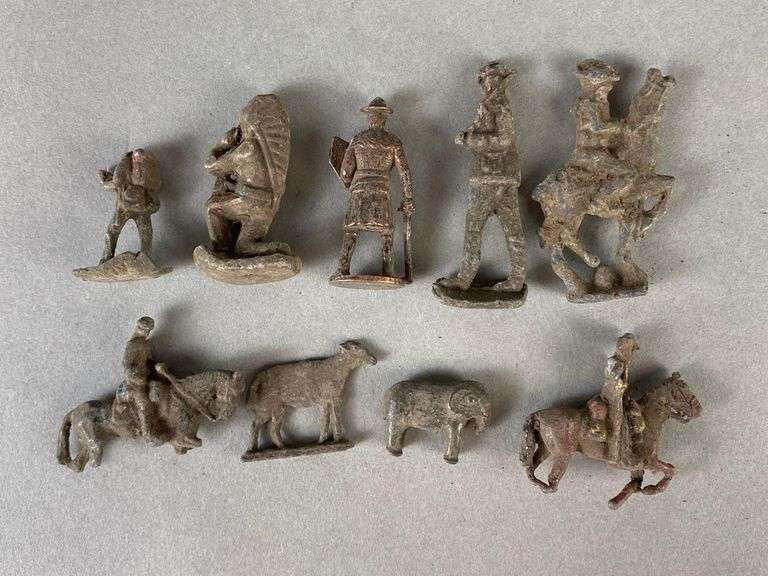 Group of 9 Lead Toy Figures - Matthew Bullock Auctioneers