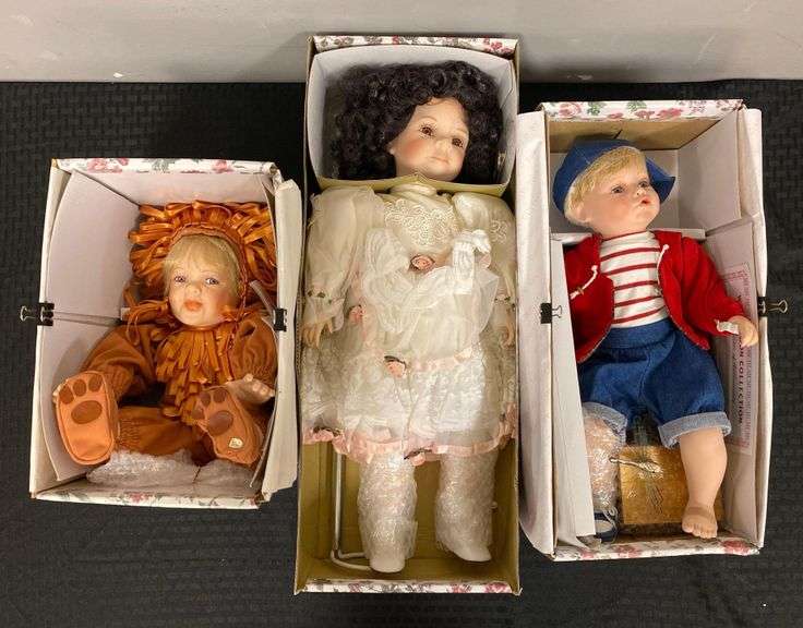 Group of 3 Gustave Wolf Porcelain Dolls - Matthew Bullock Auctioneers