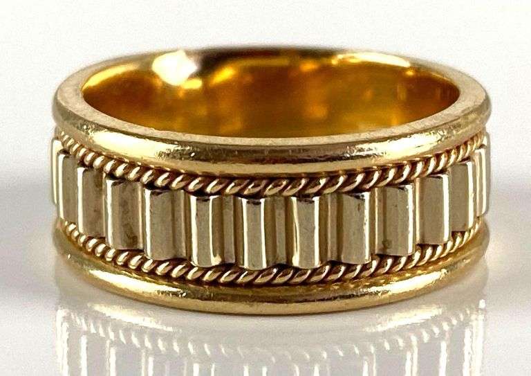 14K Gold Ring. - Matthew Bullock Auctioneers