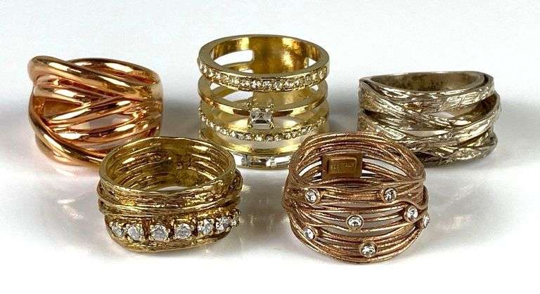 Group of 5 Layered Costume Jewelry Rings - Matthew Bullock Auctioneers