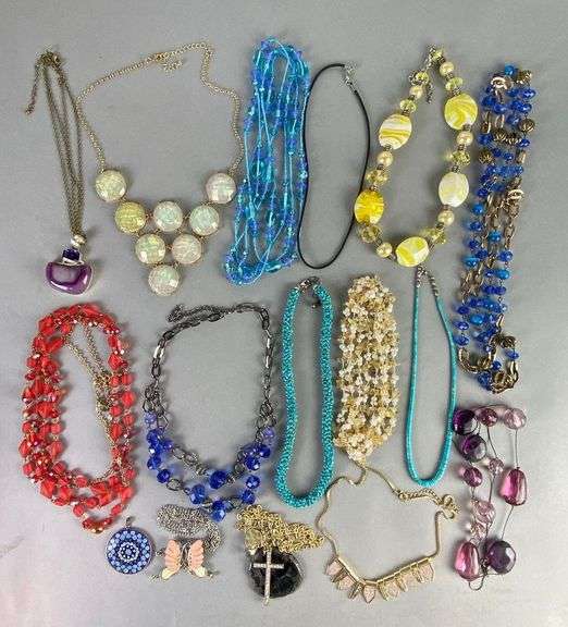 Group of Costume Jewelry Necklaces - Matthew Bullock Auctioneers