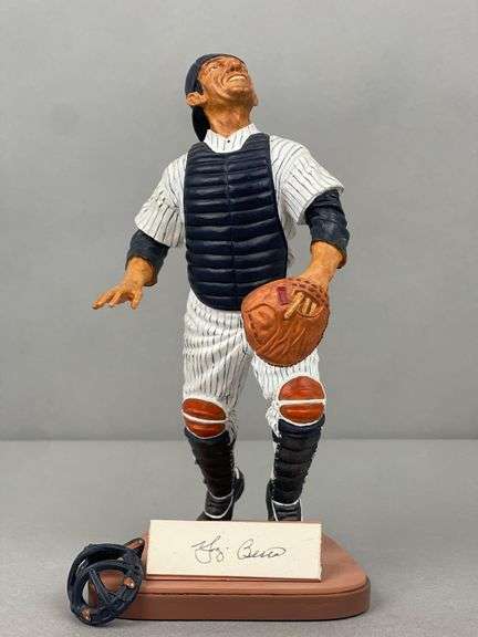 Yogi Berra Signed Gartlan Figurine Statue 1272/2150 with COA - Matthew ...