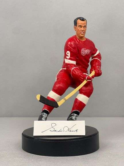 Gordie Howe #9 Signed Gartlan Figurine Statue Artist Proof #1 with COA ...