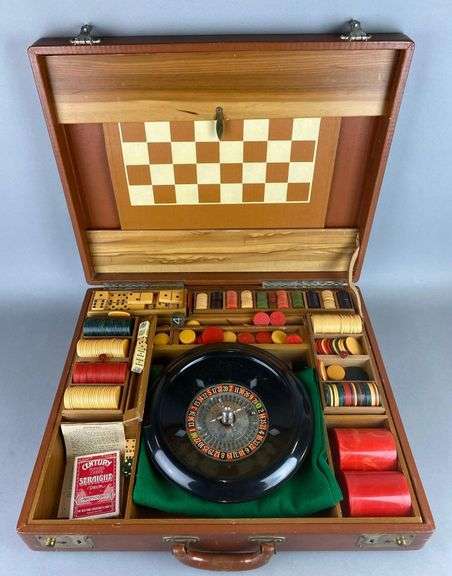 Vintage AP Games Bakelite Multi-Game Travel Suitcase - Matthew Bullock ...