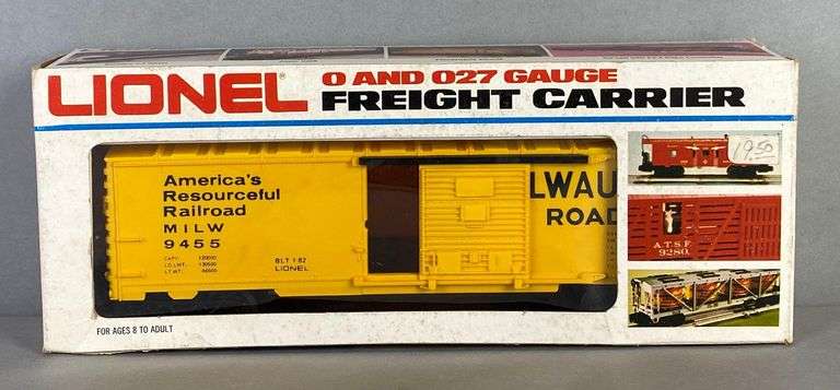 Lionel O Scale Milwaukee Road Train Box Car - Matthew Bullock Auctioneers