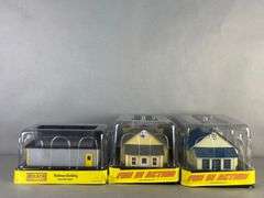 Group of 3 Rail King MTH Commercial Buildings Models - Matthew Bullock ...