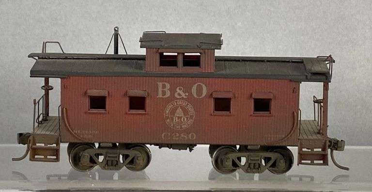 Sunset Models HO Scale B and O I-5 Caboose - Matthew Bullock Auctioneers