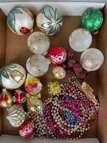 Group of Glass Christmas Ornaments and More - Matthew Bullock Auctioneers