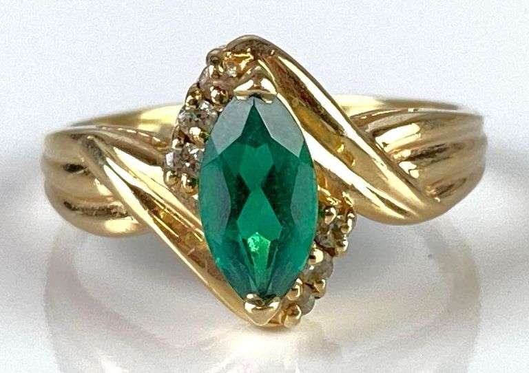 14K Gold Green Spinel and Diamond Ring - Matthew Bullock Auctioneers