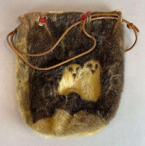 Alaskan Inuit Handmade Fur Cinch Bag - Matthew Bullock Auctioneers