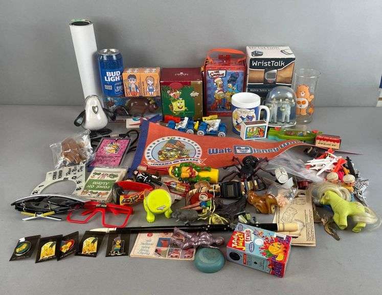 Group of Assorted Pop Culture Items - Matthew Bullock Auctioneers