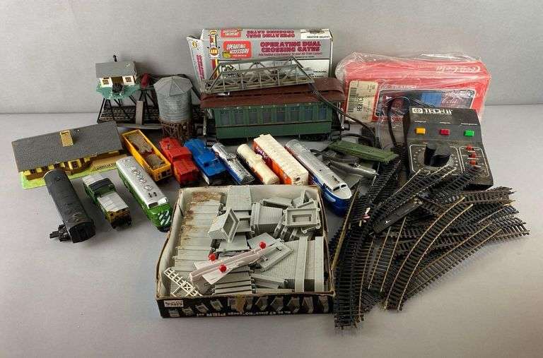 Group of Assorted Train Items and More - Matthew Bullock Auctioneers