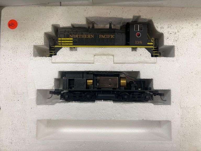 Life Like Trains Proto 2000 Series GP18 HO Scale Diesel Locomotive - Matthew Bullock Auctioneers