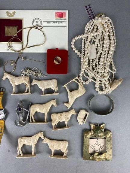 Group of Assorted Items - Matthew Bullock Auctioneers