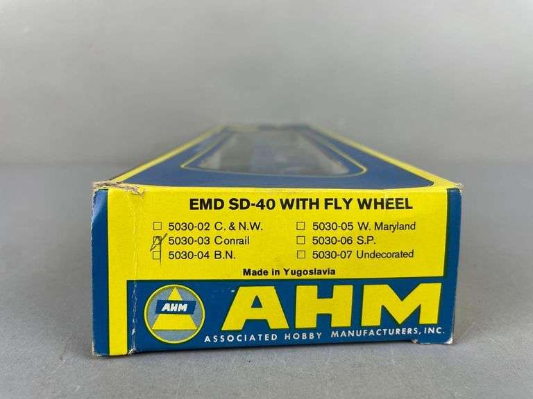 AHM HO Scale EMD SD-40 Conrail Locomotive - Matthew Bullock Auctioneers