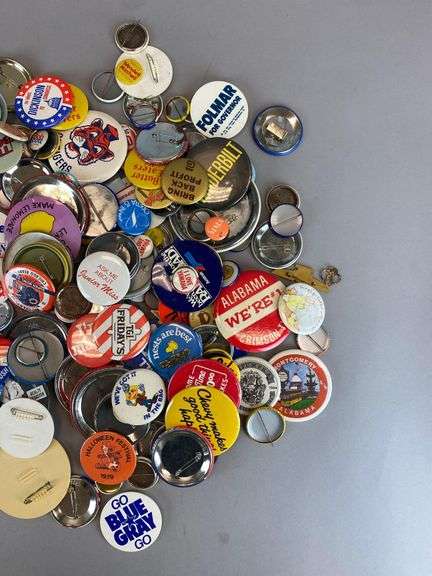 Group of Assorted Buttons - Matthew Bullock Auctioneers