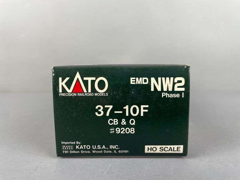 Kato HO Scale EMD NW2 Phase I CB&Q Locomotive - Matthew Bullock Auctioneers