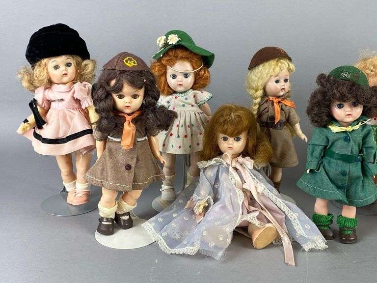 Group of 9 Sleepy Eye Plastic Dolls - Matthew Bullock Auctioneers