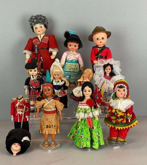 Group of Folk Art Dolls - Matthew Bullock Auctioneers