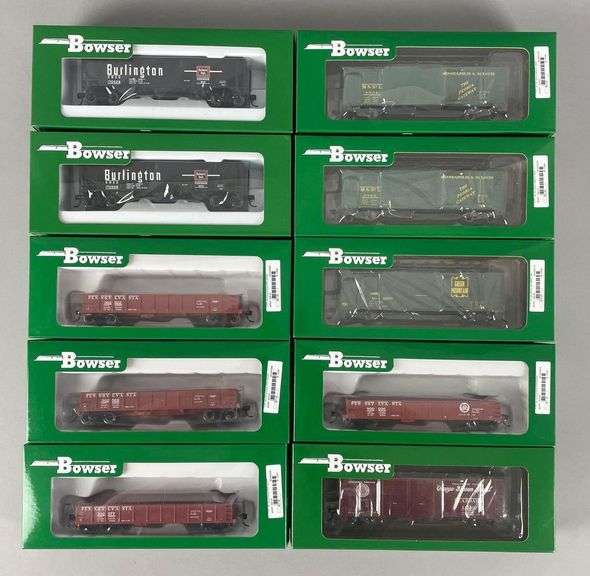 Group of Bowser HO Scale Train Cars - Matthew Bullock Auctioneers