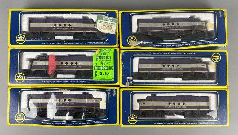 Group of AHM HO Scale EMD FT Locomotives for Parts - Matthew Bullock ...