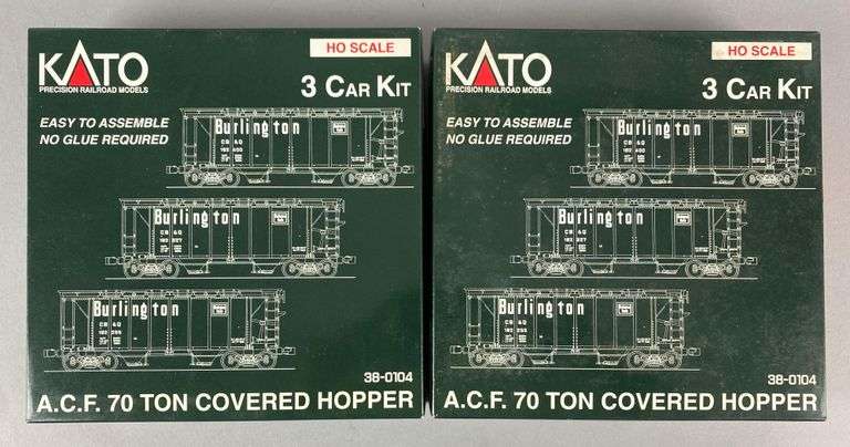 Group of Kato HO Scale 3 Hopper Model Kits - Matthew Bullock Auctioneers