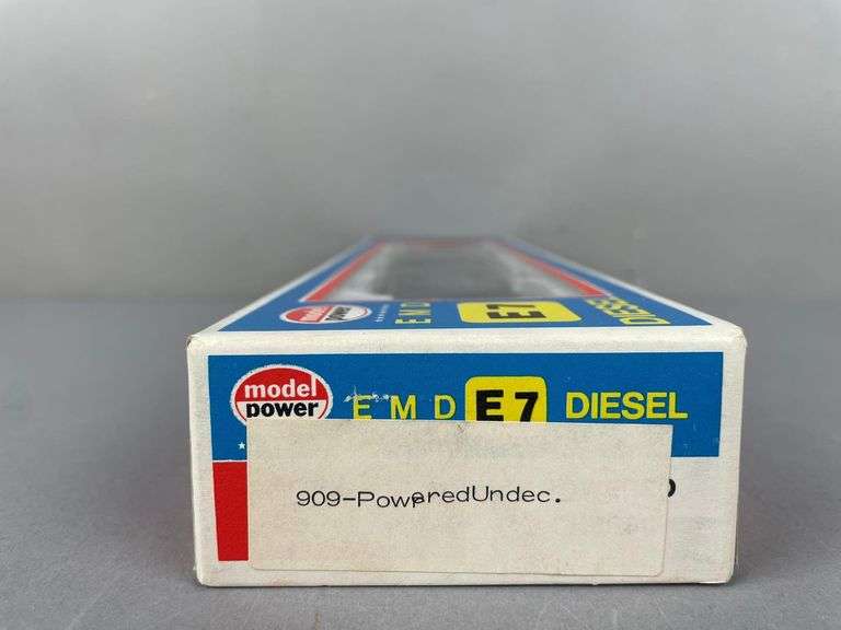 Model Power HO Scale EMD E7 Diesel Locomotive - Matthew Bullock Auctioneers