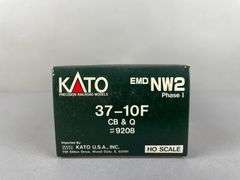 Kato HO Scale EMD NW2 Phase I CB&Q Locomotive - Matthew Bullock Auctioneers