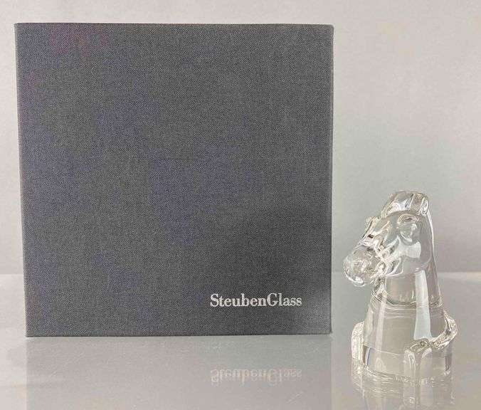 Steuben Crystal Chess Knight Paperweight - Matthew Bullock Auctioneers