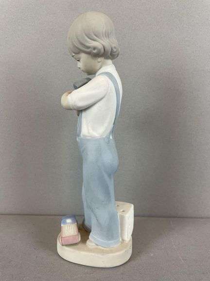 Lladro Mechanic Boy Matte Porcelain Figure - Matthew Bullock Auctioneers