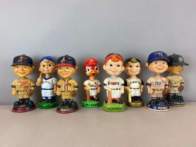 Group of 8 Bobbleheads - Matthew Bullock Auctioneers