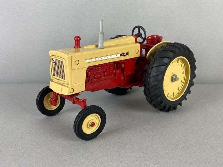 ERTL Cockshutt 560 Die-Cast Model Tractor - Matthew Bullock Auctioneers