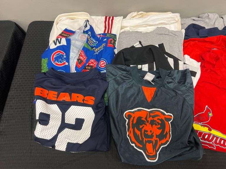 Group of Assorted Sports Teams T Shirts - Matthew Bullock Auctioneers