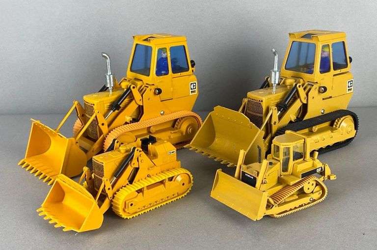 Group of 4 Die-Cast CAT Caterpillar Dozers - Matthew Bullock Auctioneers