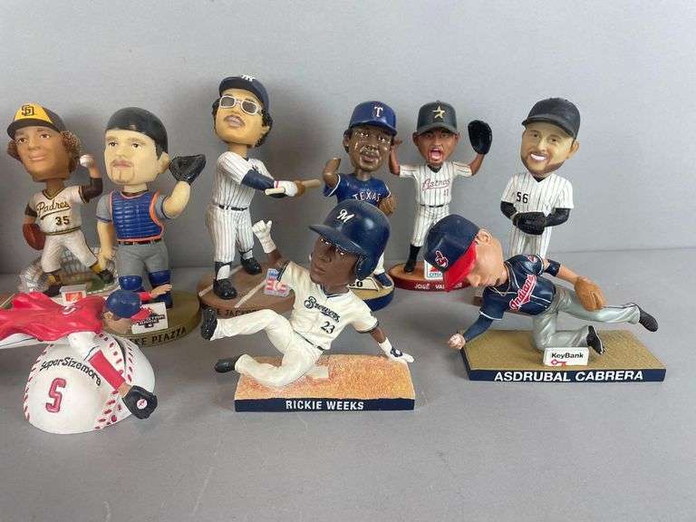 Group of Assorted Baseball Bobbleheads - Matthew Bullock Auctioneers