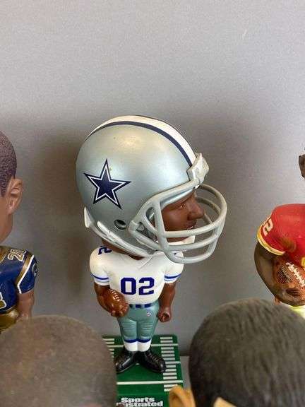 Group of 14 NFL Bobbleheads - Matthew Bullock Auctioneers