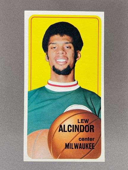 1970 Topps Lew Alcindor #75 - Matthew Bullock Auctioneers