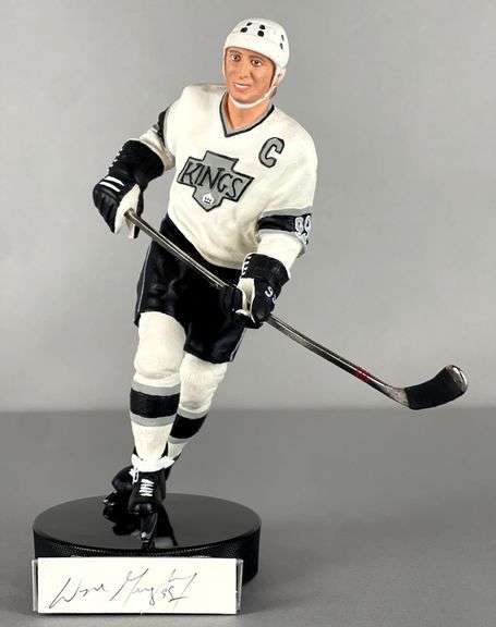 Wayne Gretzky Signed Gartlan Figurine Statue Artist Proof - Matthew ...