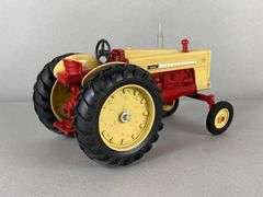ERTL Cockshutt 560 Die-Cast Model Tractor - Matthew Bullock Auctioneers
