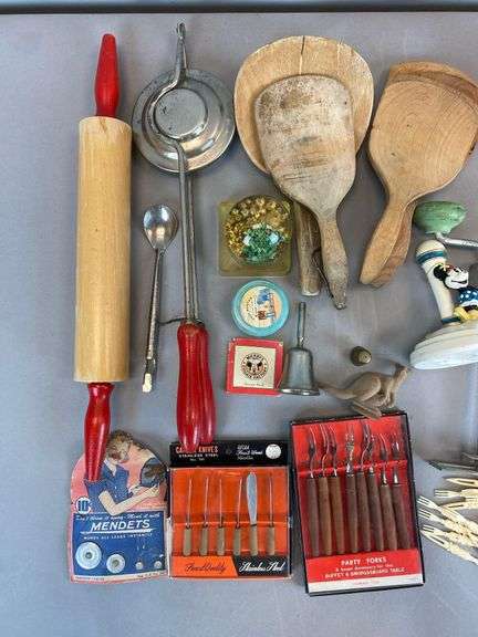 Group of Vintage Assorted Items - Matthew Bullock Auctioneers