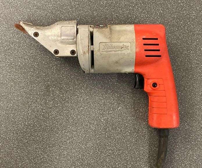 Milwaukee 18 Gauge Sheer - Matthew Bullock Auctioneers