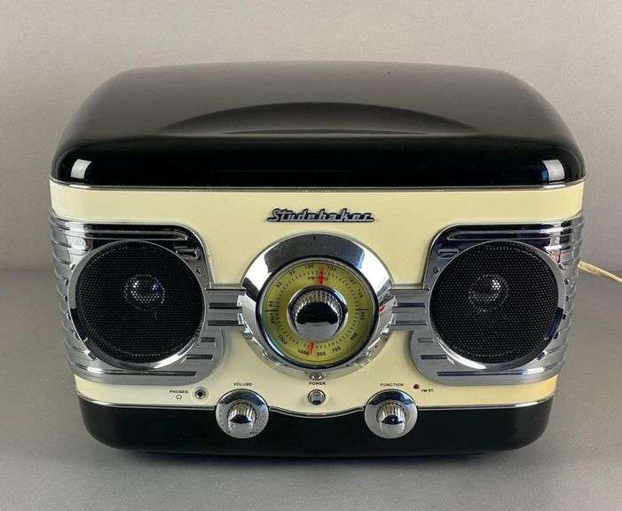 Studebaker AM/FM Stereo Turntable Radio - Matthew Bullock Auctioneers