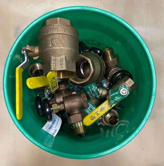 Group of Brass Angle and Port Ball Valves - Matthew Bullock Auctioneers