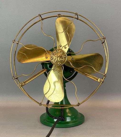 Vintage General Electric Metal Desk Fan - Matthew Bullock Auctioneers