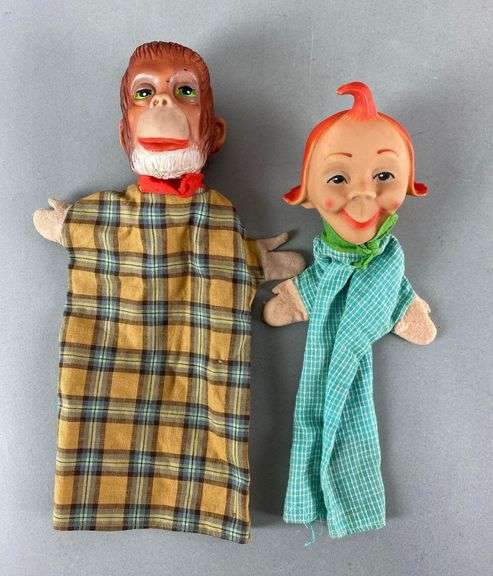 Group of 2 Hand Puppets - Matthew Bullock Auctioneers