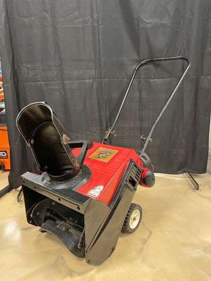 Toro Model 38175 Snowblower - Matthew Bullock Auctioneers